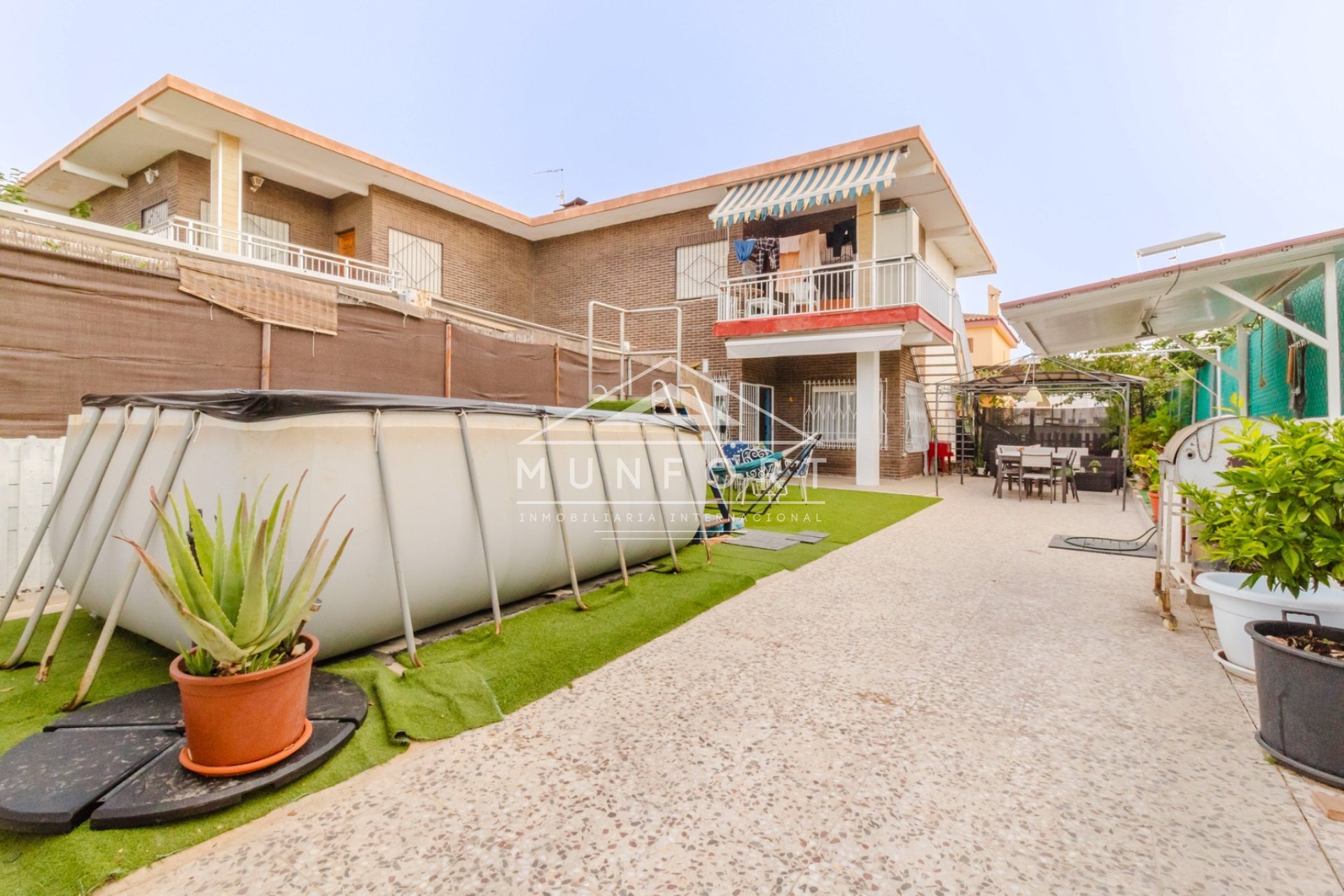 CHALET ADOSADO EN LOS ALCAZARES CON 3 DORMITORIOS, 1 BA